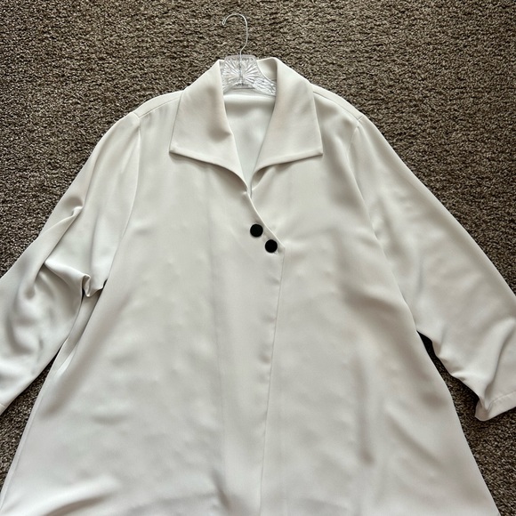 Chistopher Calvin | Tops | Christopher Calvin White Crepe Top | Poshmark